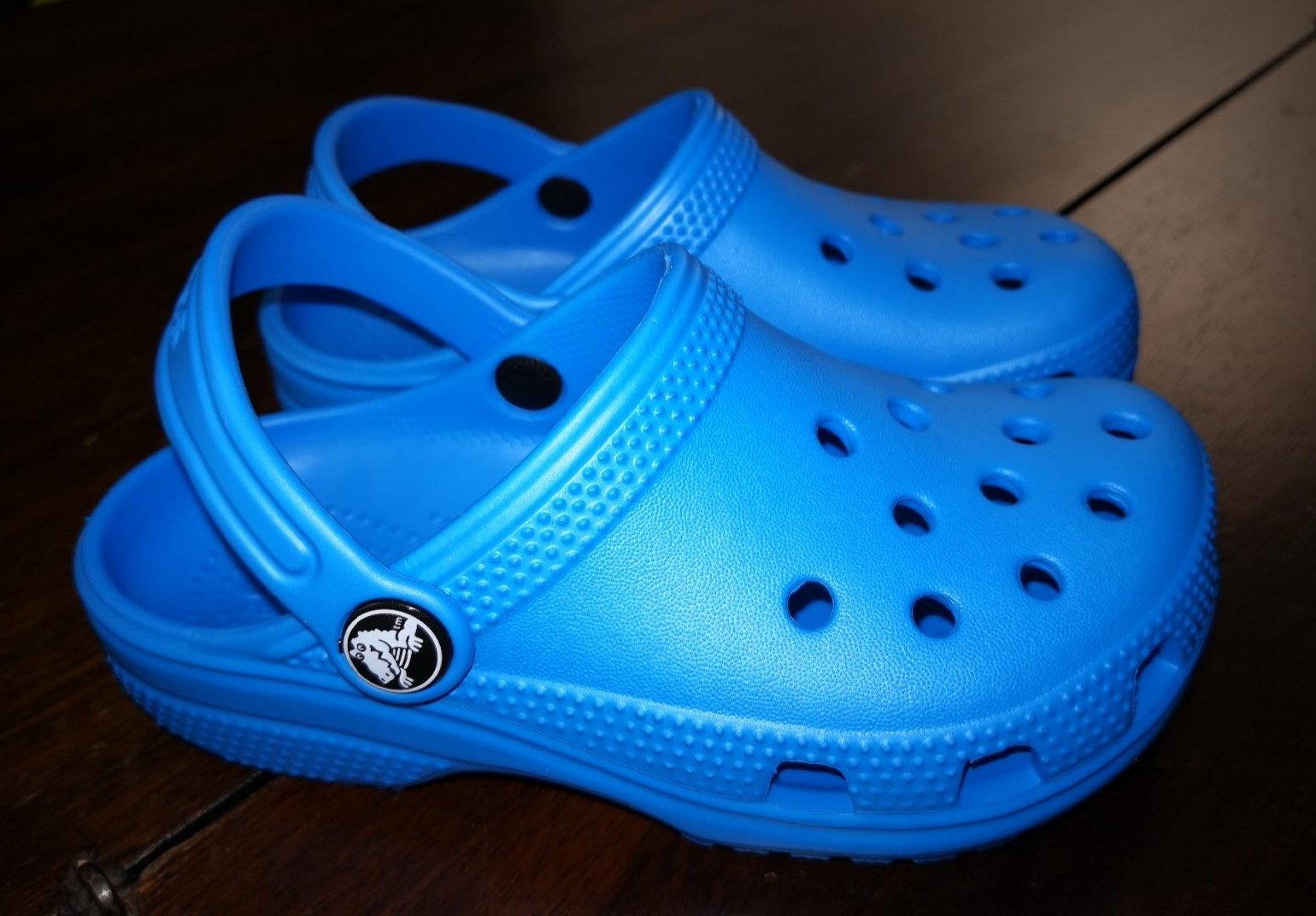 9 Best Crocs Under 1500 In INDIA in 2025 | Colourful & Stylish